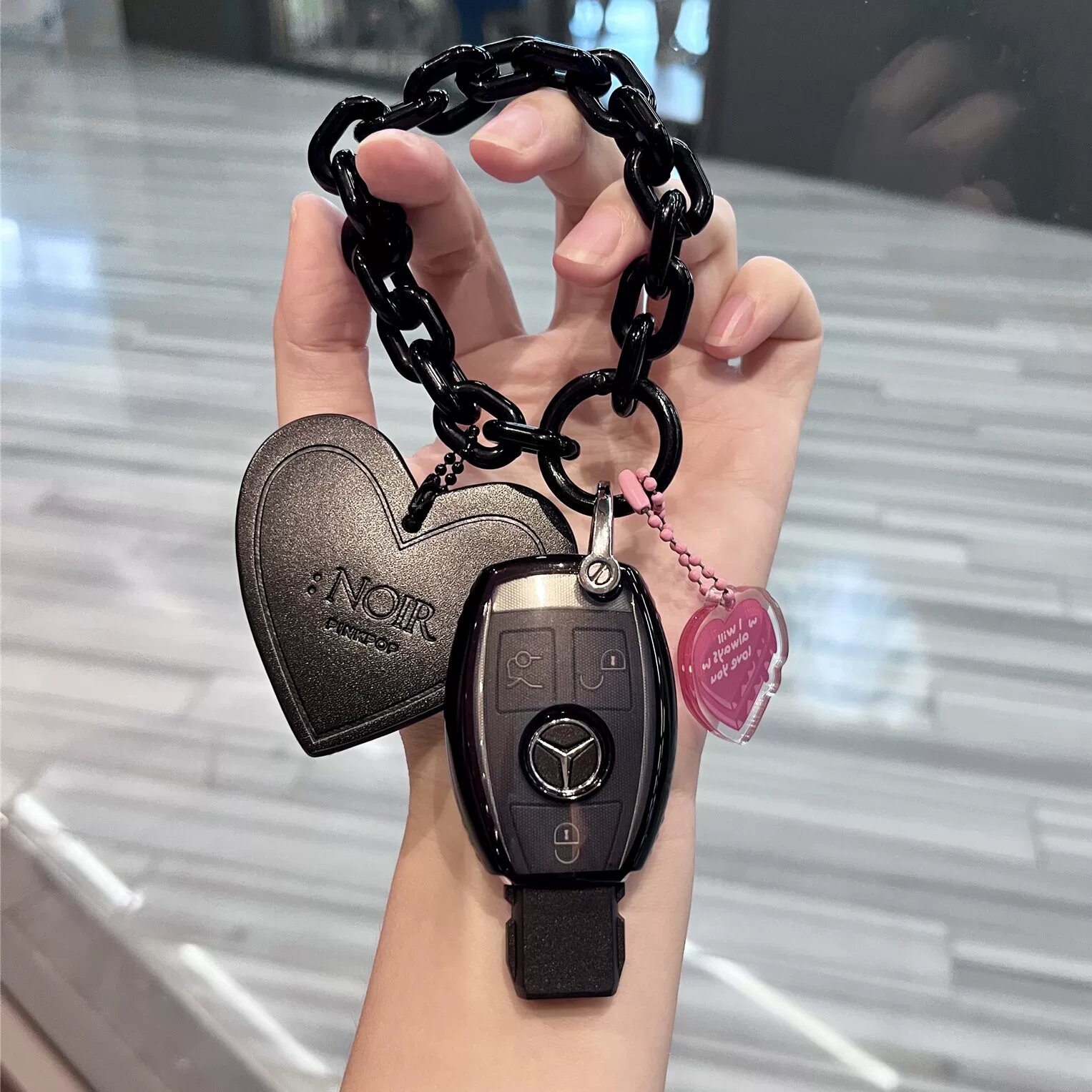 Кейс-брелок для Mercedes C-класса B-стиль матовый черный с цепочкой и сердцем, маленькое розовое сердечко, подходит для