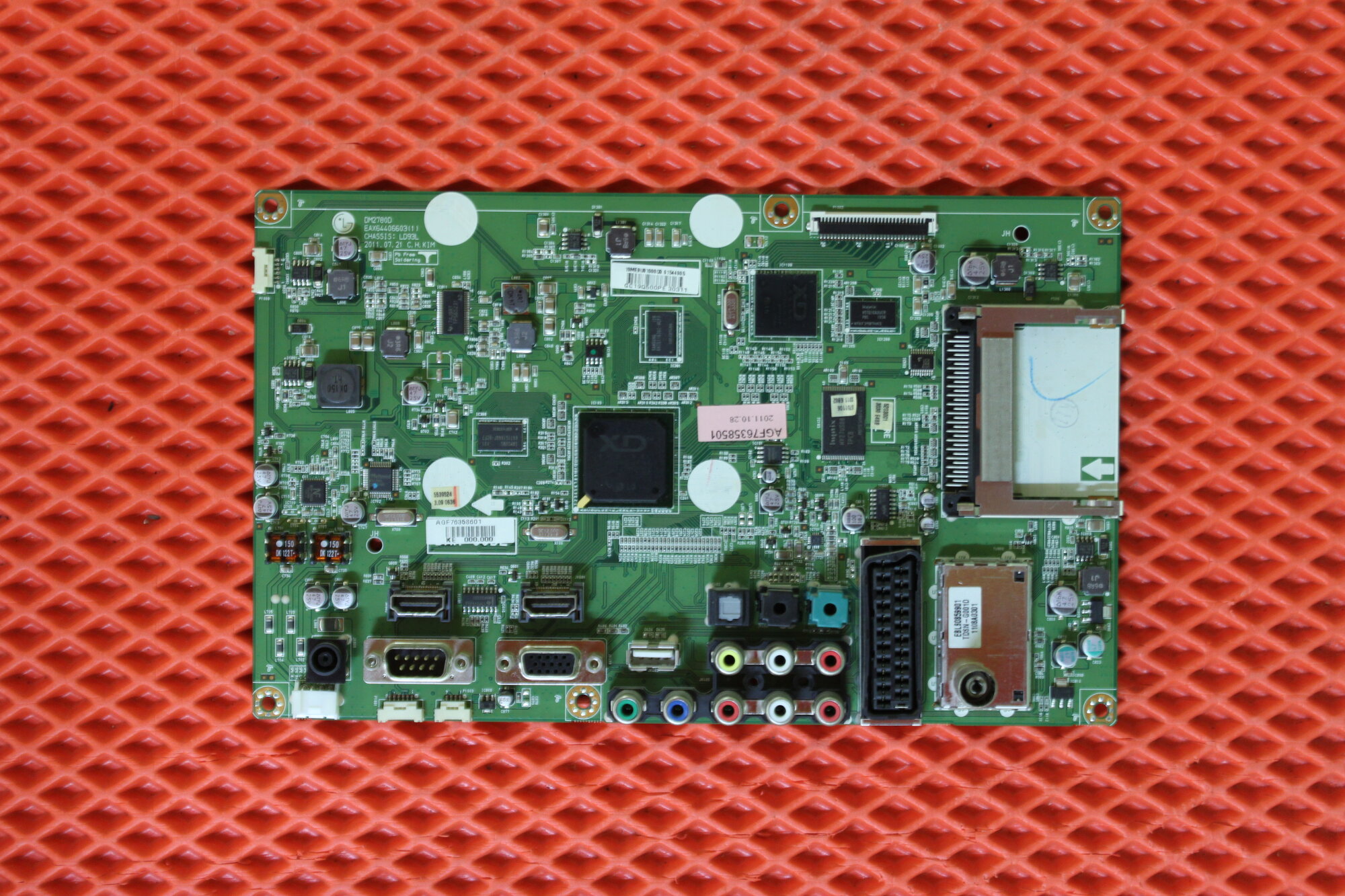 Основная плата (MAIN) EAX64406603(1) для телевизора LG DM2780D-PZM в надёжной упаковке