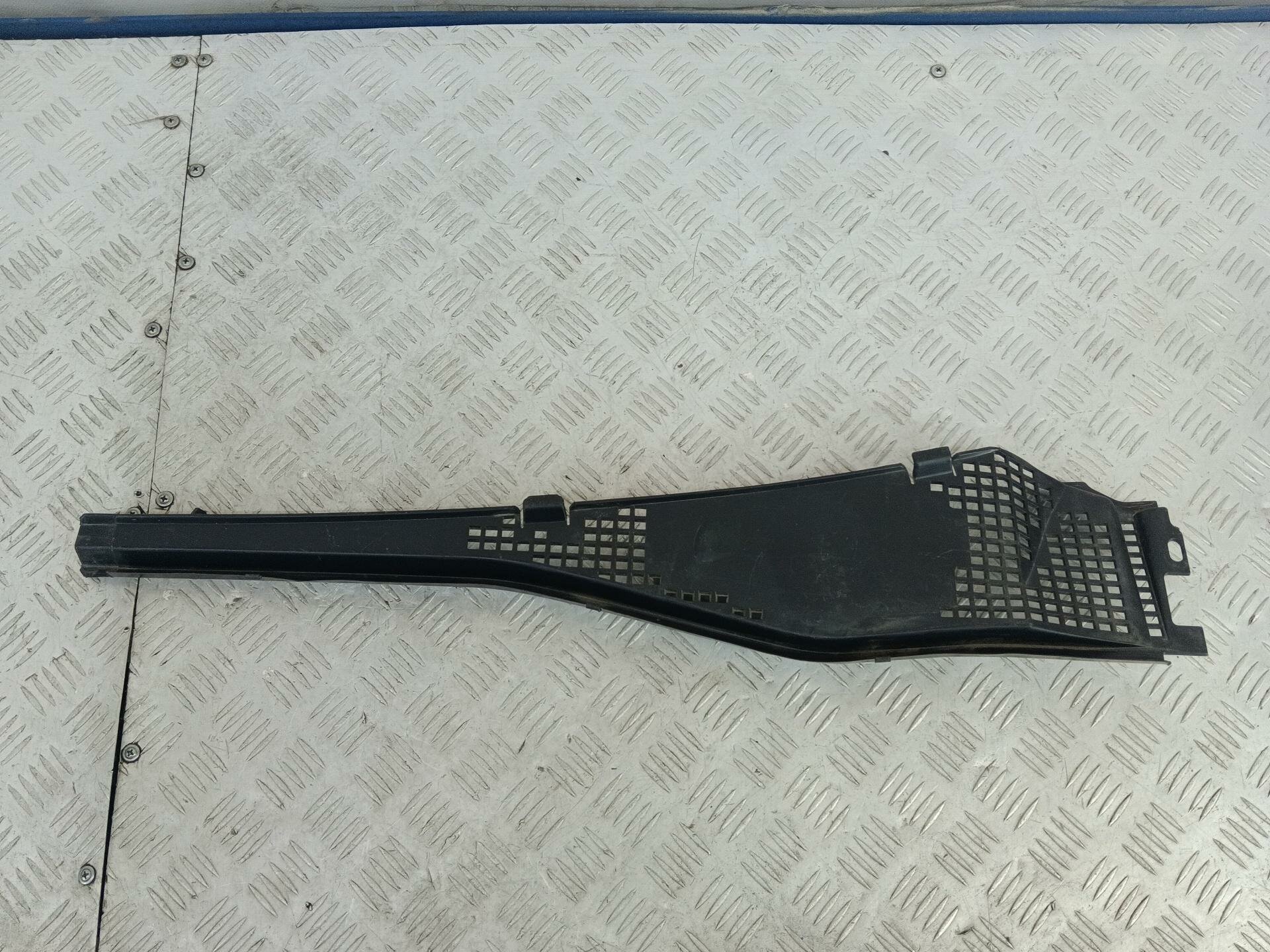 Дождевик Renault Sandero (2009 - 2014) 82008254572