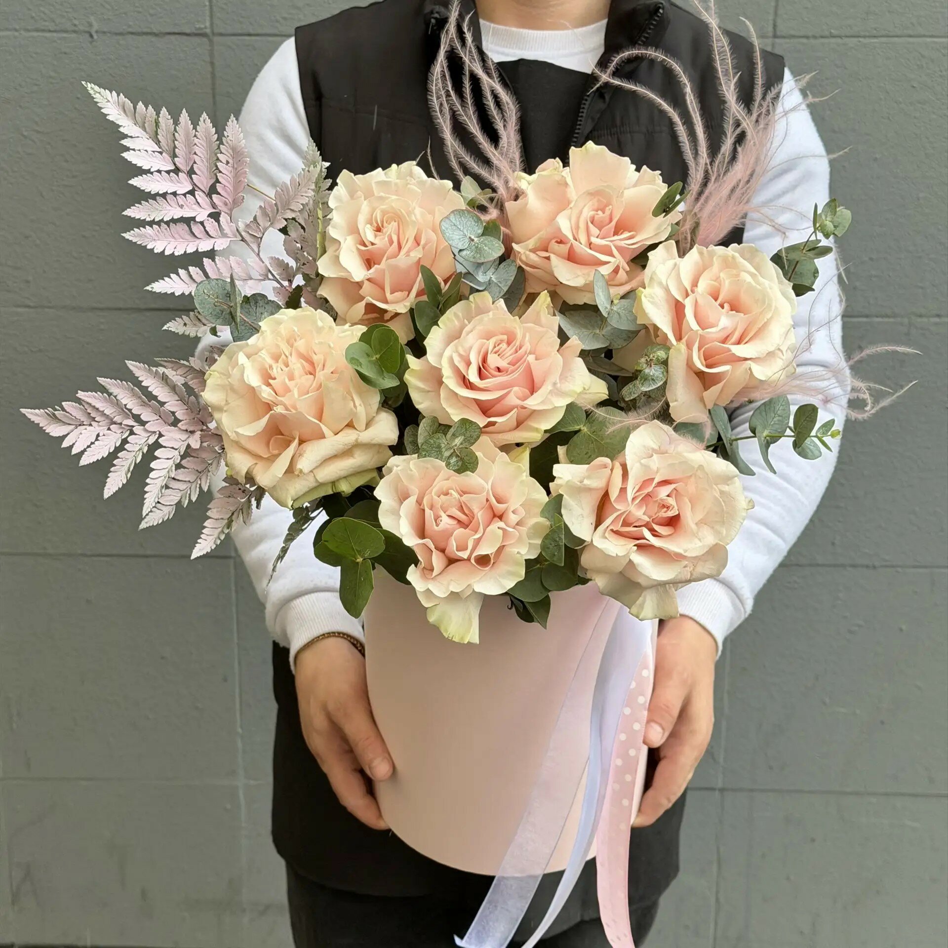 Французские розы Rybe-Flowers "Пинк Мондиаль", в шляпной коробке