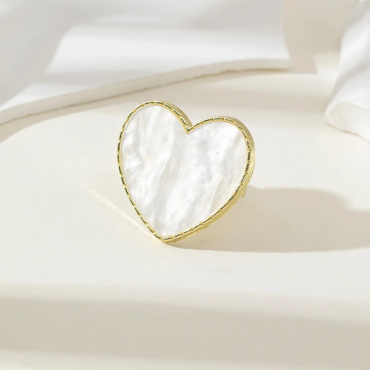 Палитра-кольцо для маникюра RPXBGUCKARHG Heart White