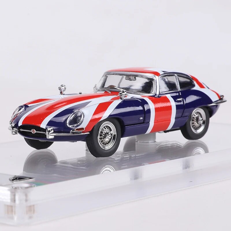 Бurago Jaguar E-Type Roadster/Coupe модель авто 1:64 Hardtop