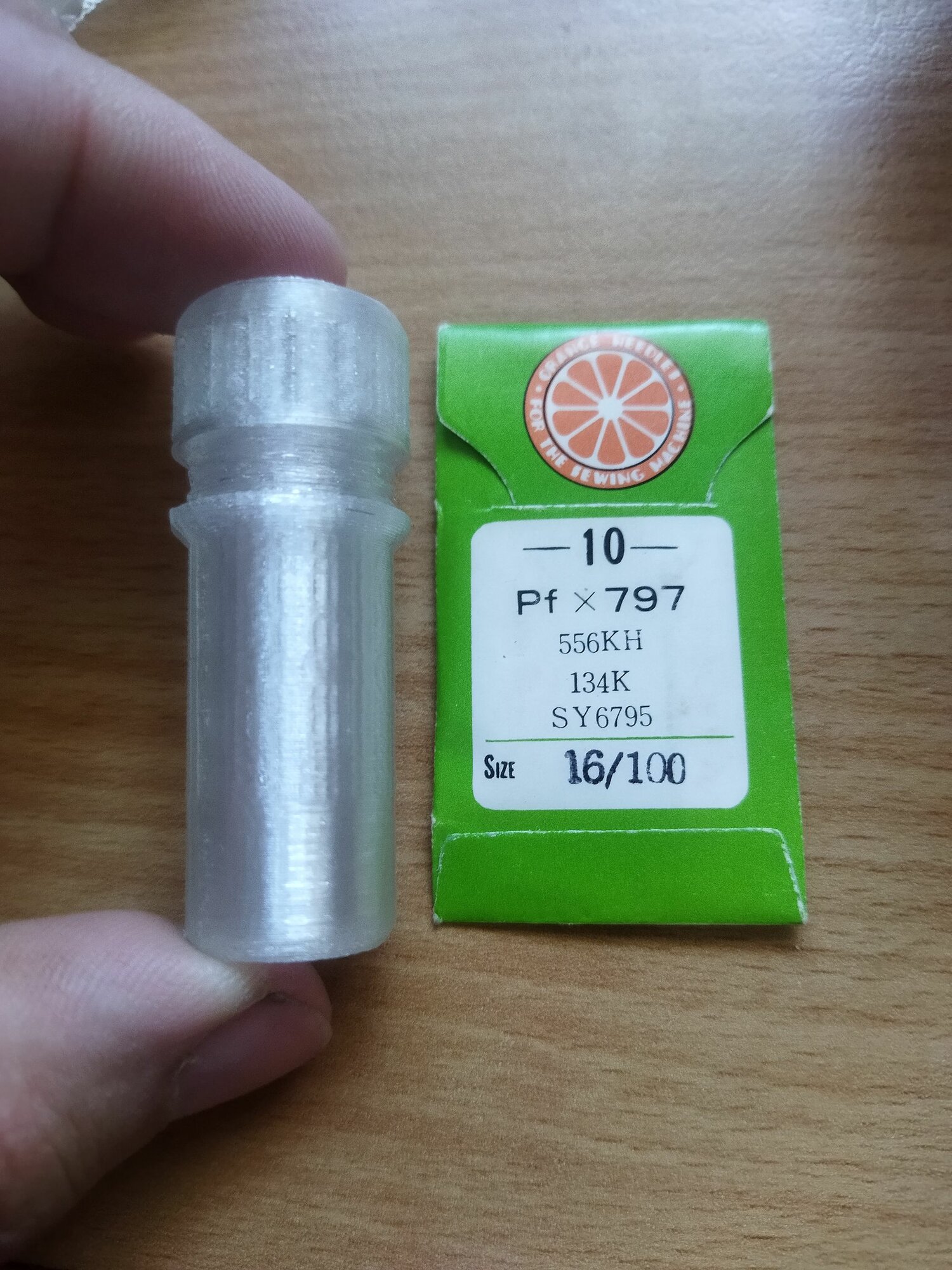 Футляр + Иглы для швейных машин ORANGE size 16/100 10шт Производства до 1990 года!