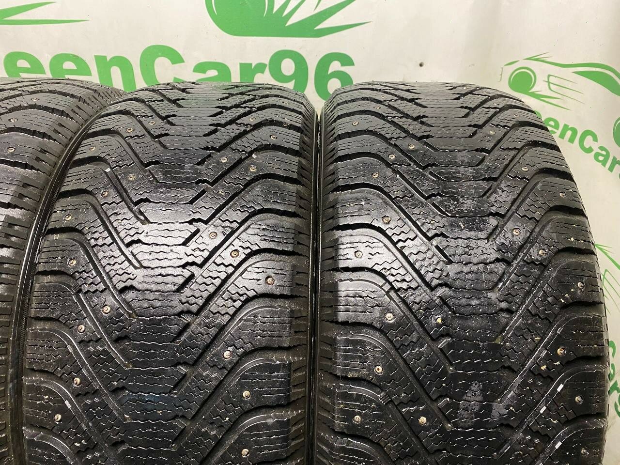 Зимние шины Goodyear UltraGrip 500 SUV 235/60 R18 20% износ NDP183782