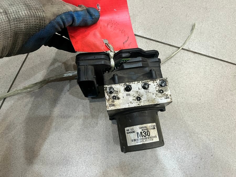 Блок ABS от Hyundai ix35 2010-2015
