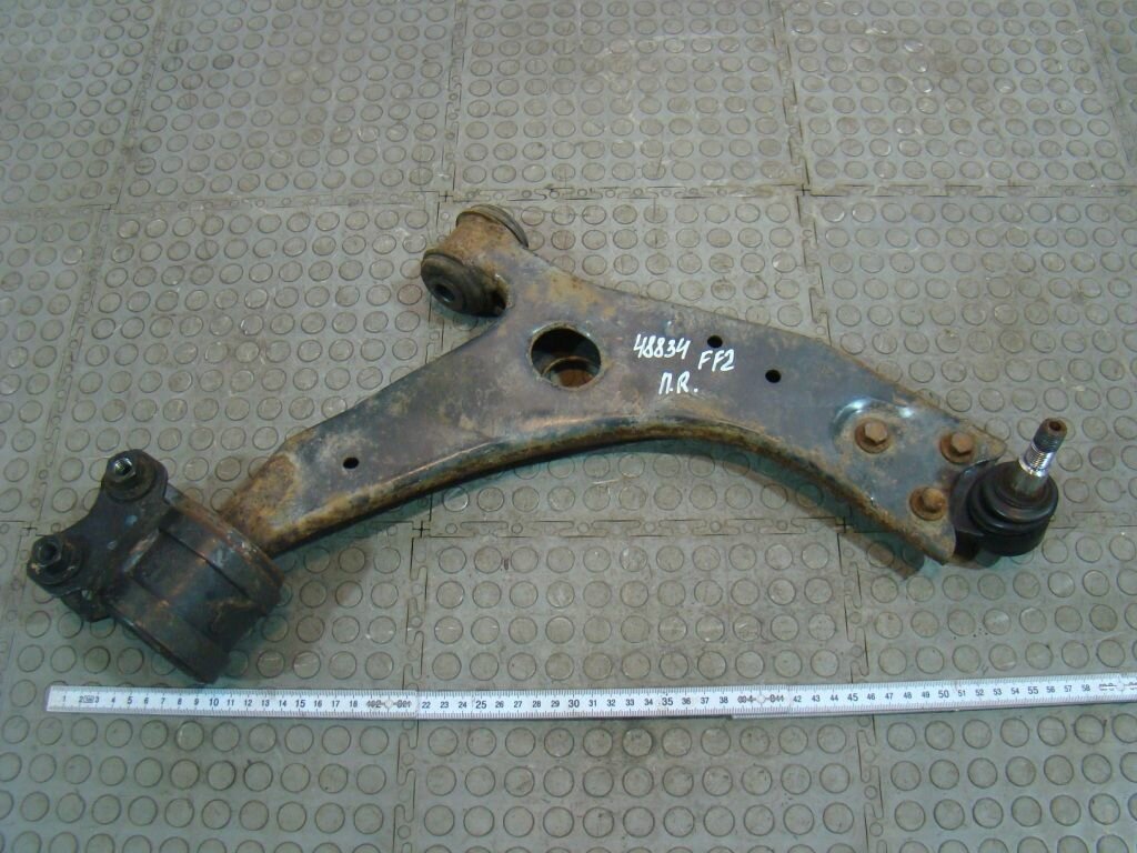 Рычаг передний правый D 21 mm Ford Focus II 2005-2008 1570284 (с пробегом)