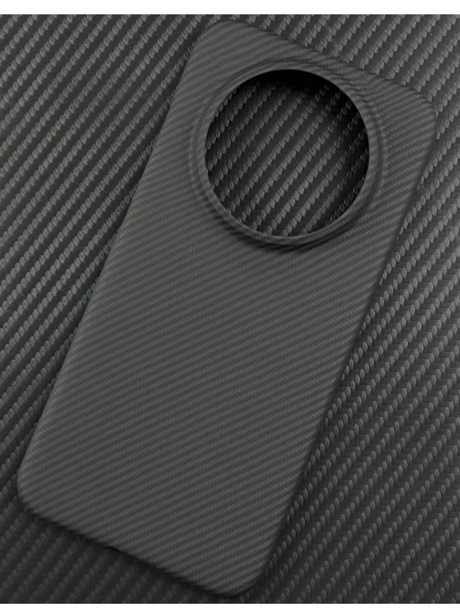 Карбоновый чехол Carbon Shield для Huawei Mate 80 Pro Max 600D