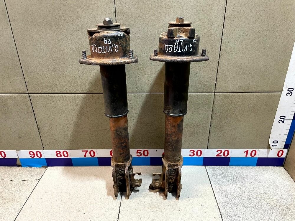 Амортизаторы передние Suzuki Grand Vitara