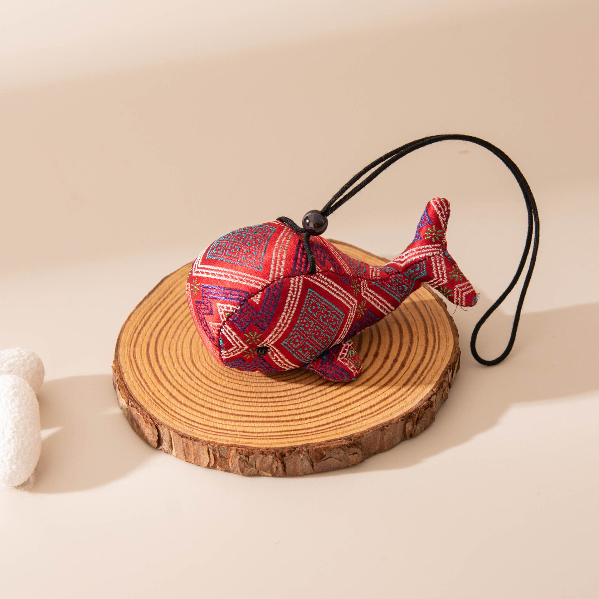 Шелковый кулон в виде кита ручной работы, небольшой аксессуар в традиционном китайском стиле, украшение для сумки, нишевый сувенир, декор для автомобиля.