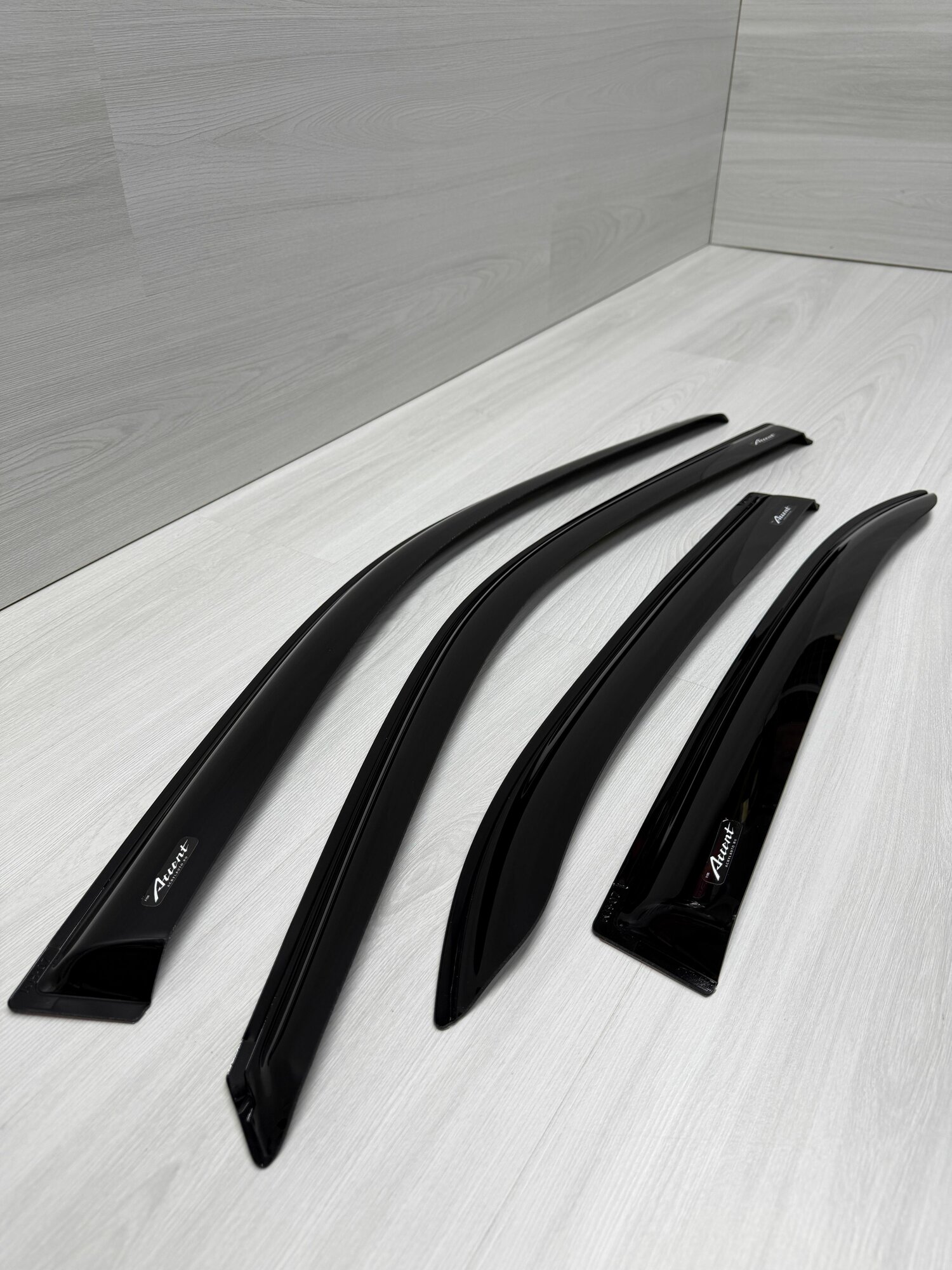 Дефлекторы (ветровики) окон для Hyundai Accent 1999-2012 (Хендай Акцент)