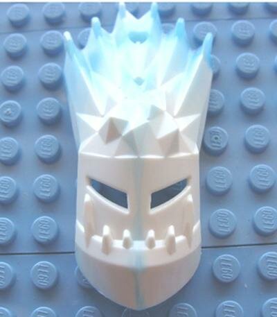 Деталь Lego 64260pb01 Bionicle Mask Strakk With Marbled Trans-Light Blue Pattern (Glatorian)