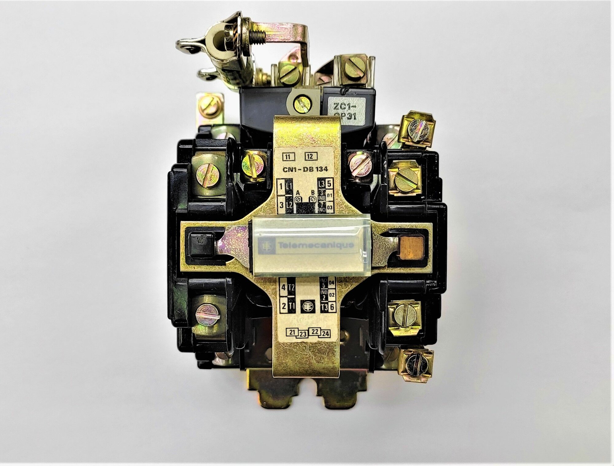 Контактор TELEMECANIQUE СN1-DB134