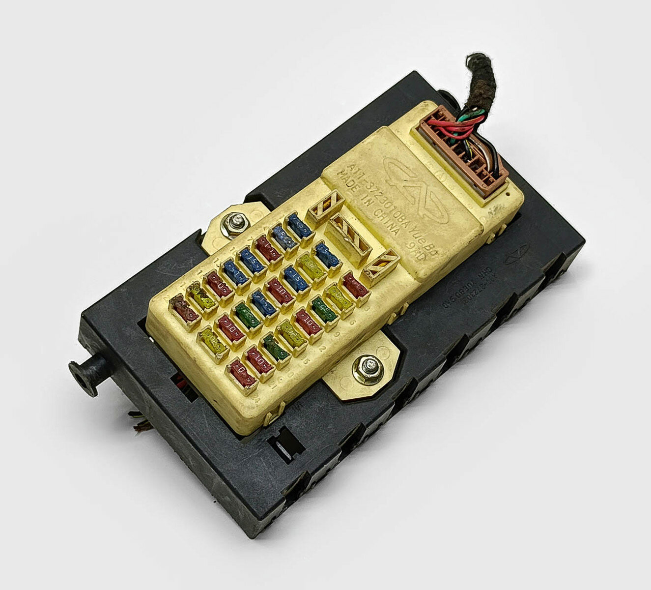 Блок предохранителей Chery Amulet — фото 1