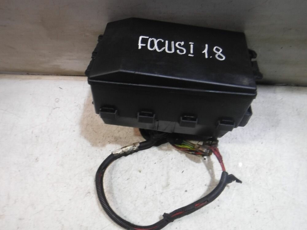 Блок предохранителей Ford Focus I