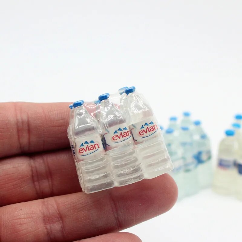 Миниатюрные бутылки Evian 1:12, цвет B
