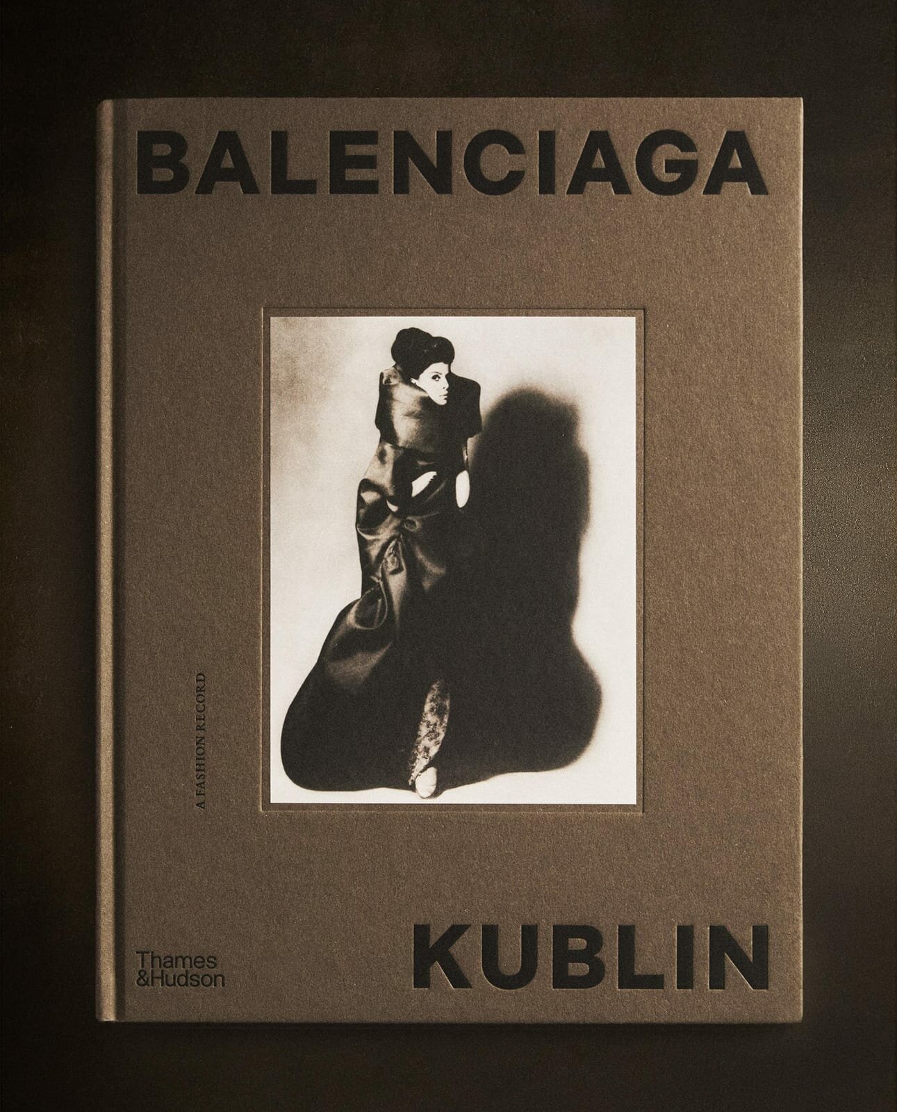 Печатная книга ZARA HOME balenciaga kublin (англ.), серый, 32 x 24 x 2 cm 1366/054/802-99