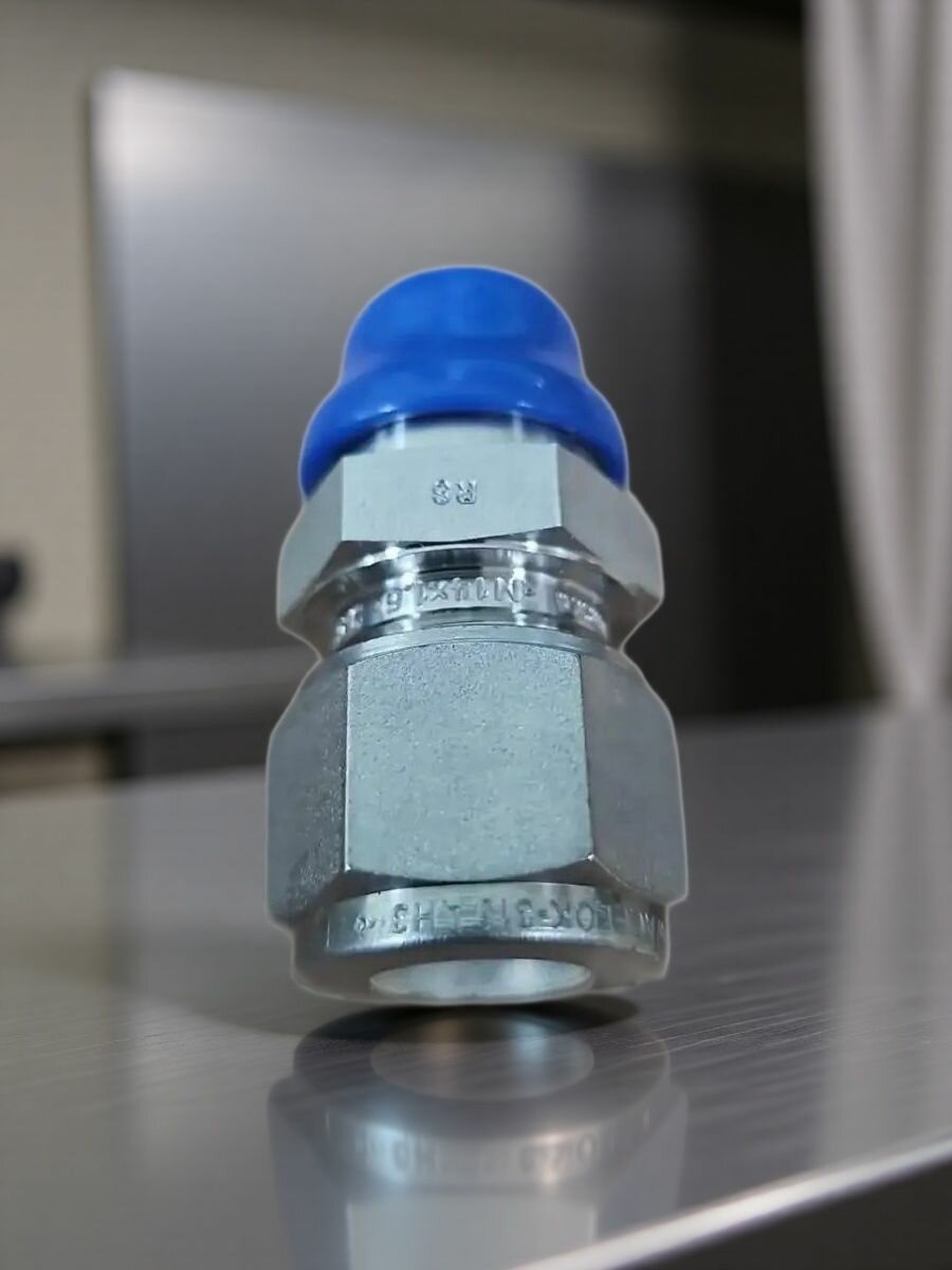 SS-12M0-1-M14X1.5RS Swagelok - Штуцер прямой с нар. резьбой обжимной M14x1.5-12 мм