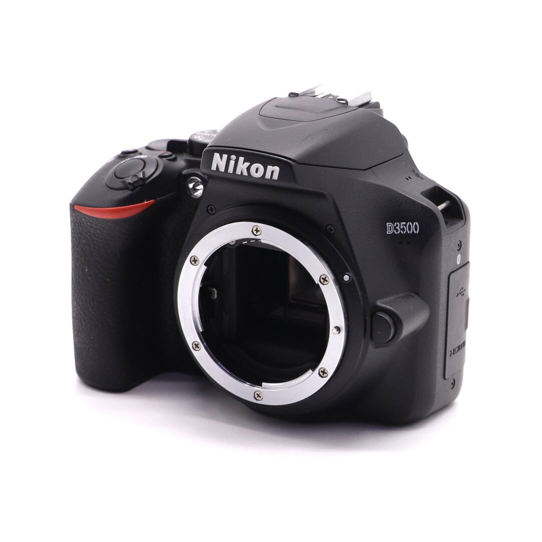 Камера Nikon D3500 body (пробег 820 кадров)