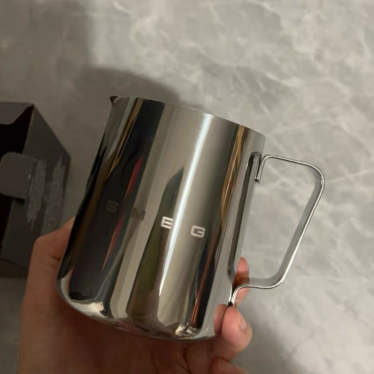 Профессиональная итальянская кружка для латте-арта Smeg, 350 мл.