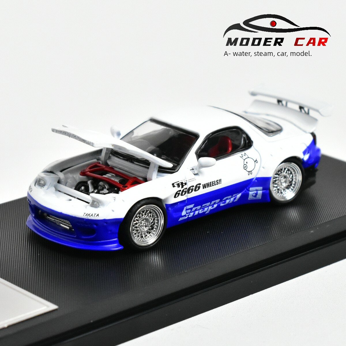 Модель автомобиля из сплава 1:64 Мазда RX-7 FD3S с широким обвесом Rocket Bunny, бело-синий цвет