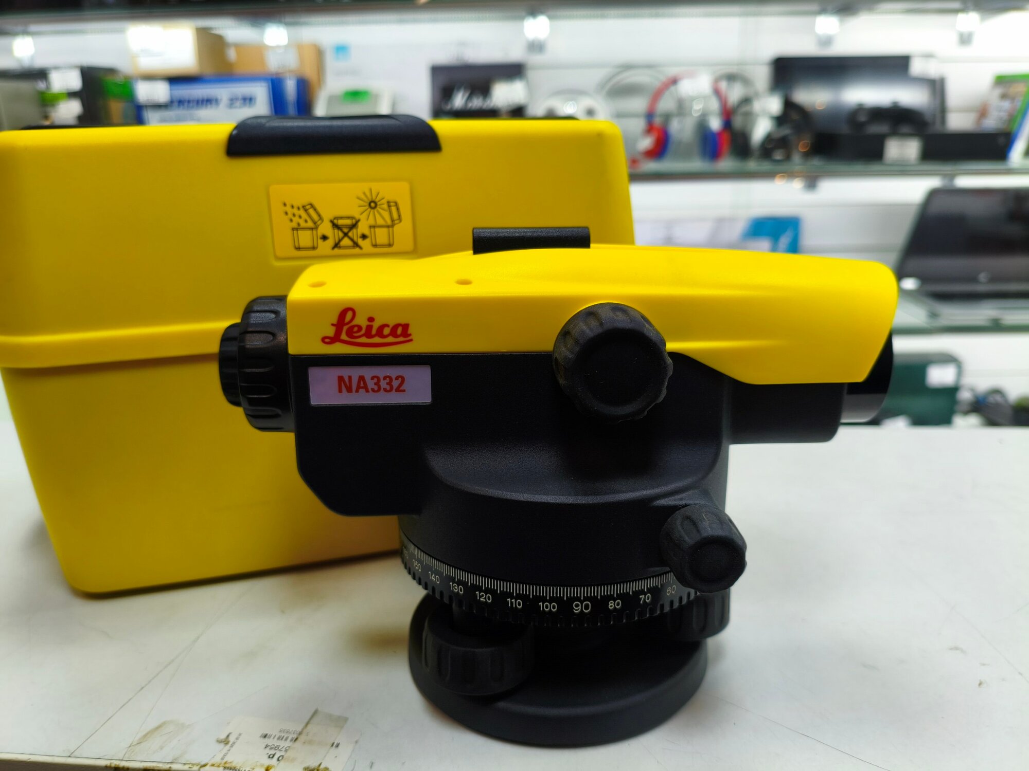 Нивелир оптический Leica NA332, 32x, 36 мм, воздушный, градуировка 360°