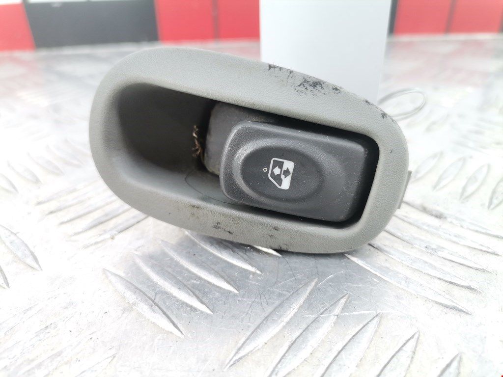 Кнопка стеклоподъемника / 1773073 432963K 7700838101 для Renault Scenic 1 (с пробегом)