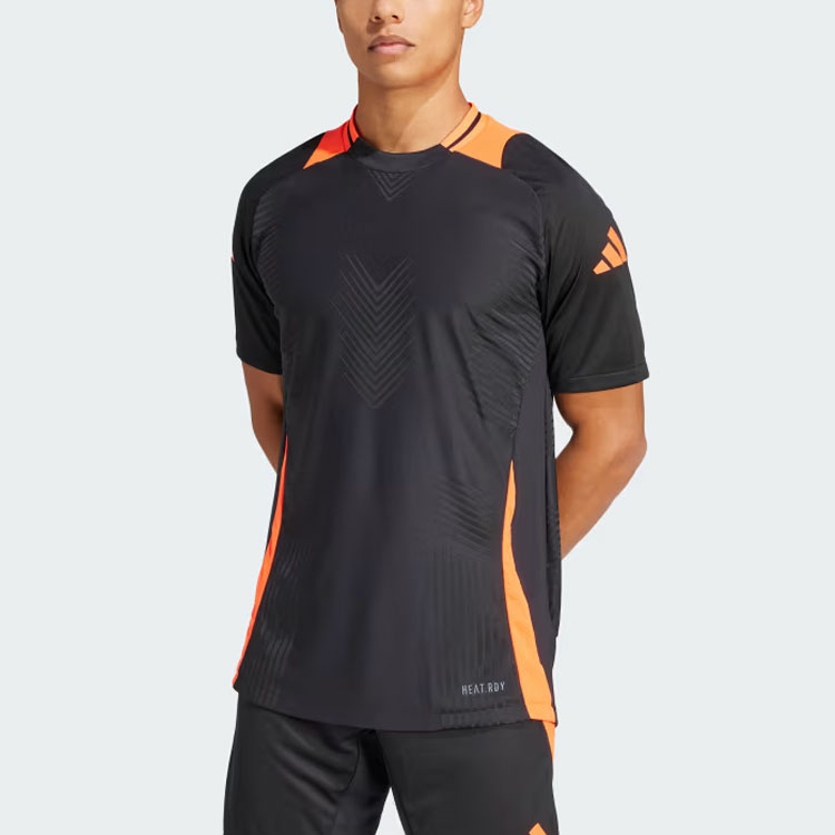 Форма спортивная adidas