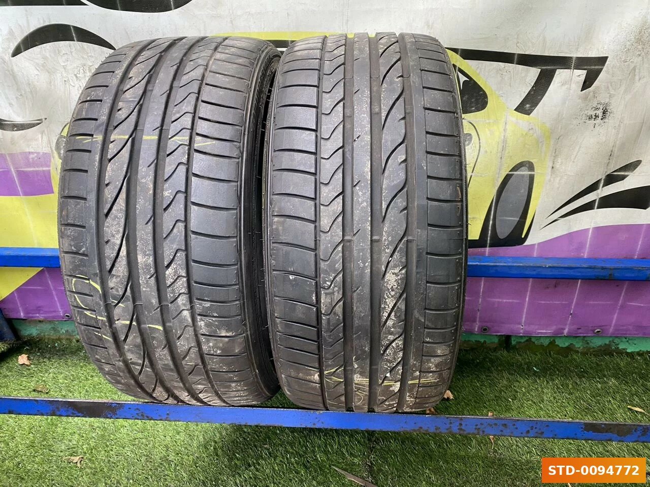 Комплект (2 шт) летних БУ шин Bridgestone Potenza RE050A 235/35 R19 10% износ 8279711145