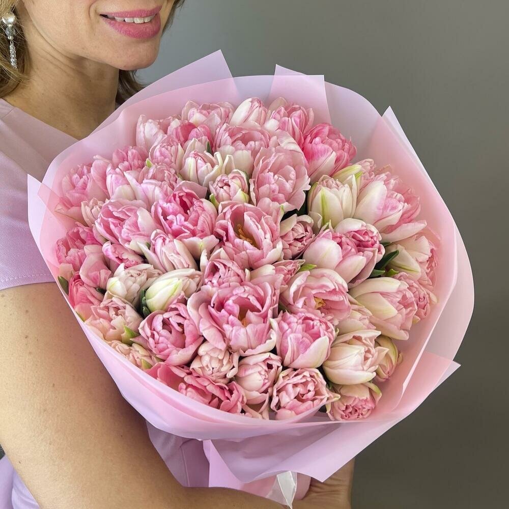 Букет Весна из 51 пионовидного розового тюльпана на 8 марта, весенний и нежный, 45 см. высотой