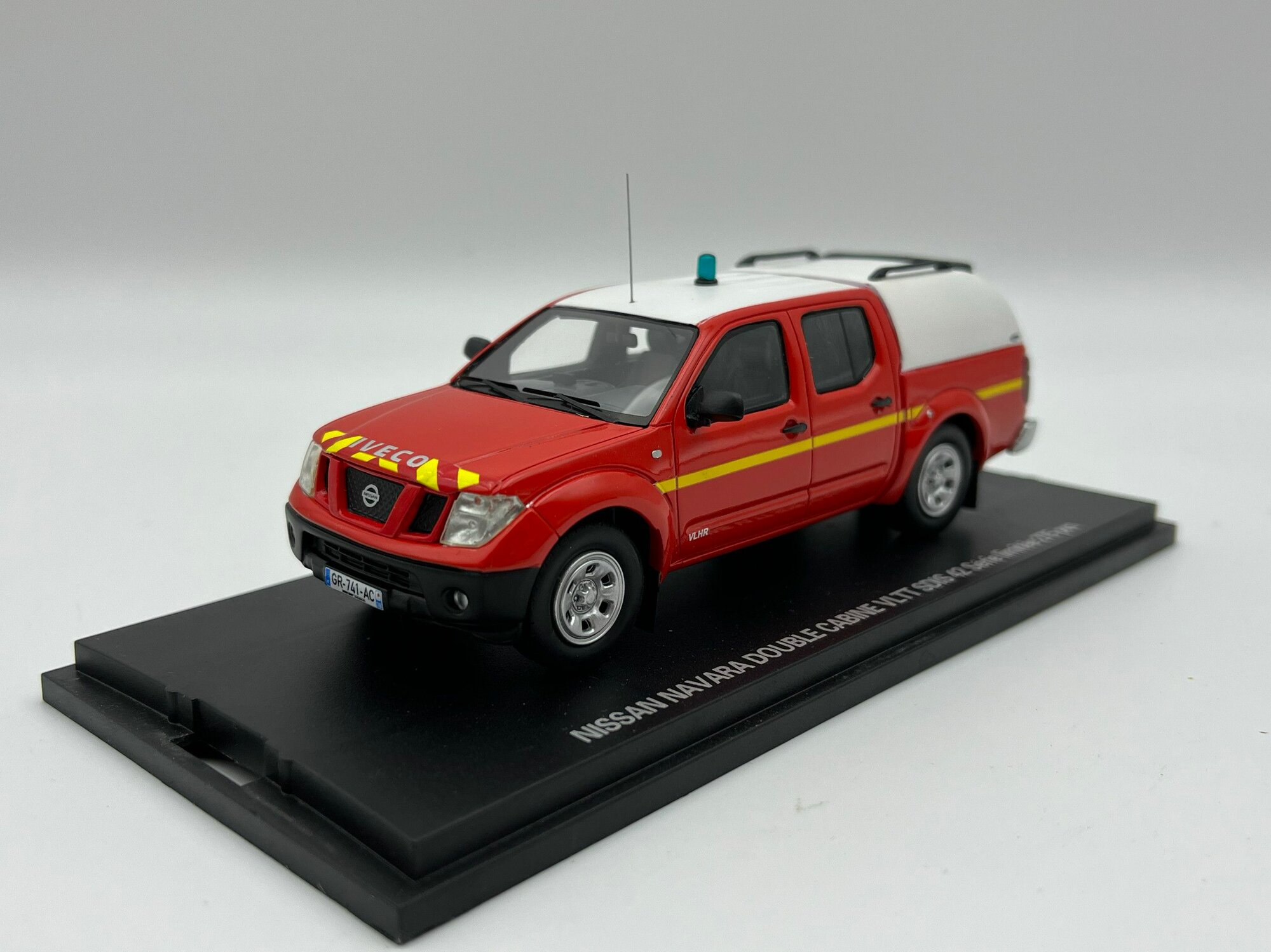 ALARME 1/43 Nissan Navara Double Cab 42 Полицейская машина Модель из смолы