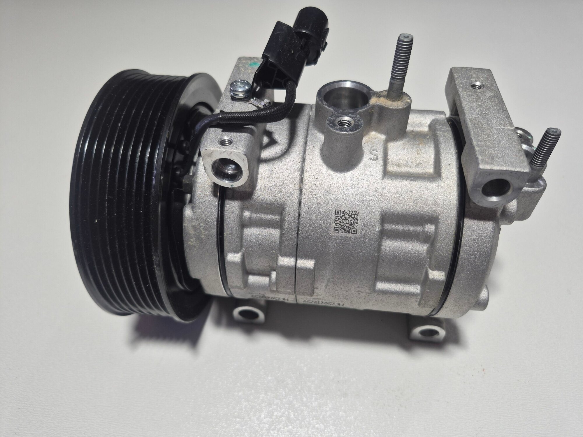 Компрессор кондиционера JAC Sunray [2.7 16V 6MT микроавтобус Turbo дизель] 8103010R007P