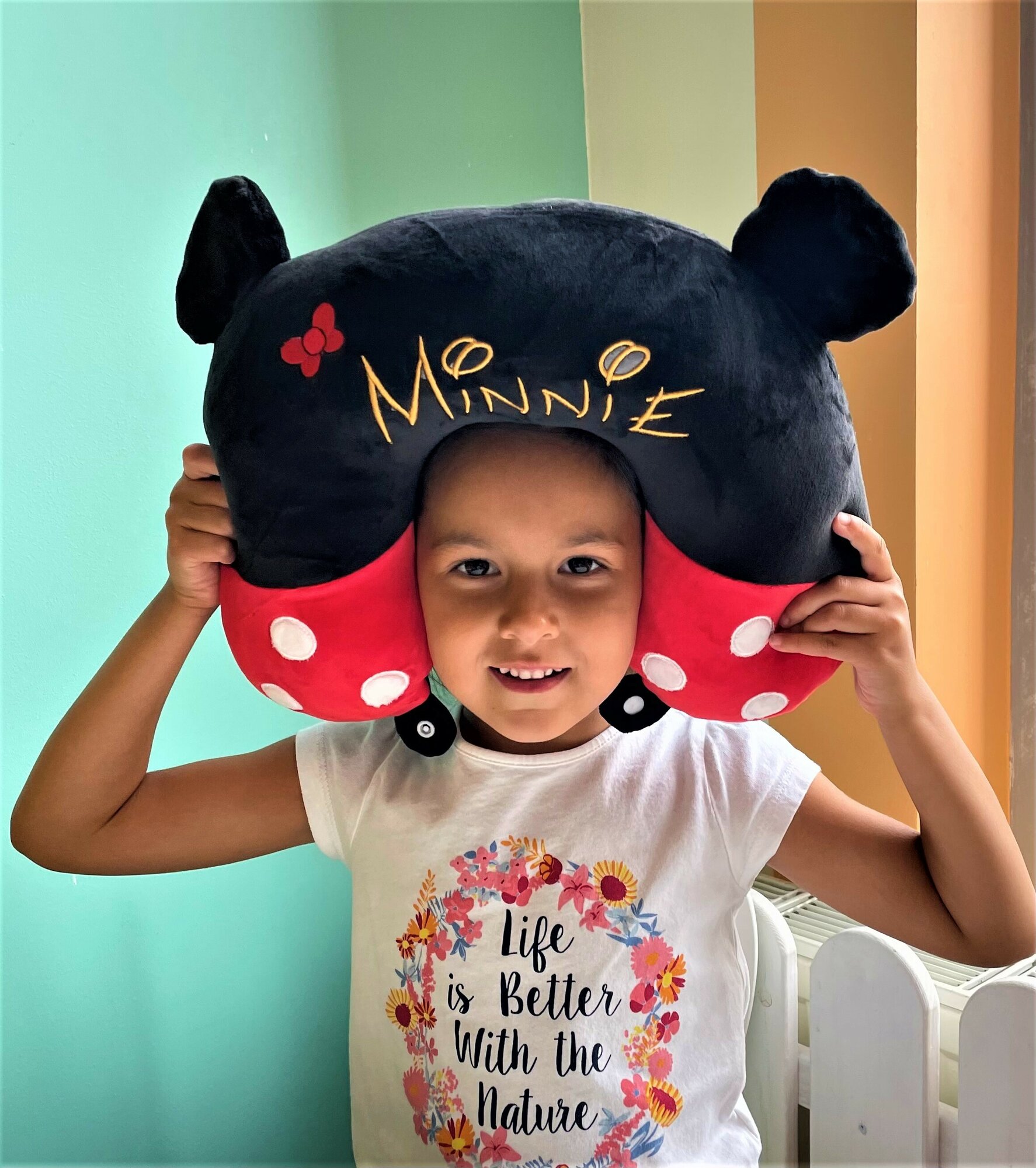 Подушка-валик для шеи Минни Маус/Minneie Mouse/дорожная подушка-подголовник/в машину, в самолет, в путешествие