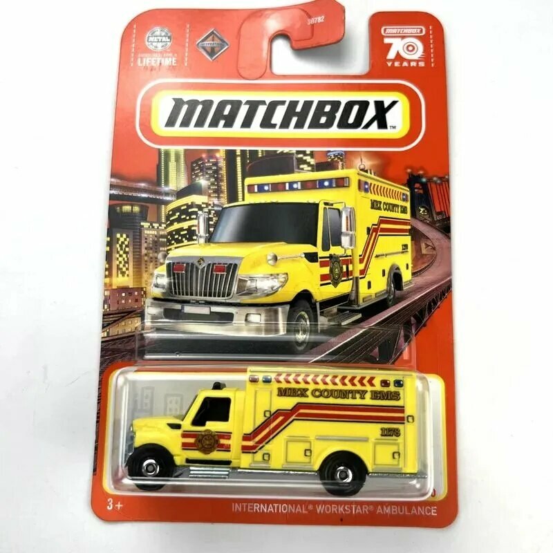 Машинка металлическая модель машины Matchbox 1/64 30782 INTERNATIONAL WORKSTAR AMBULANCE