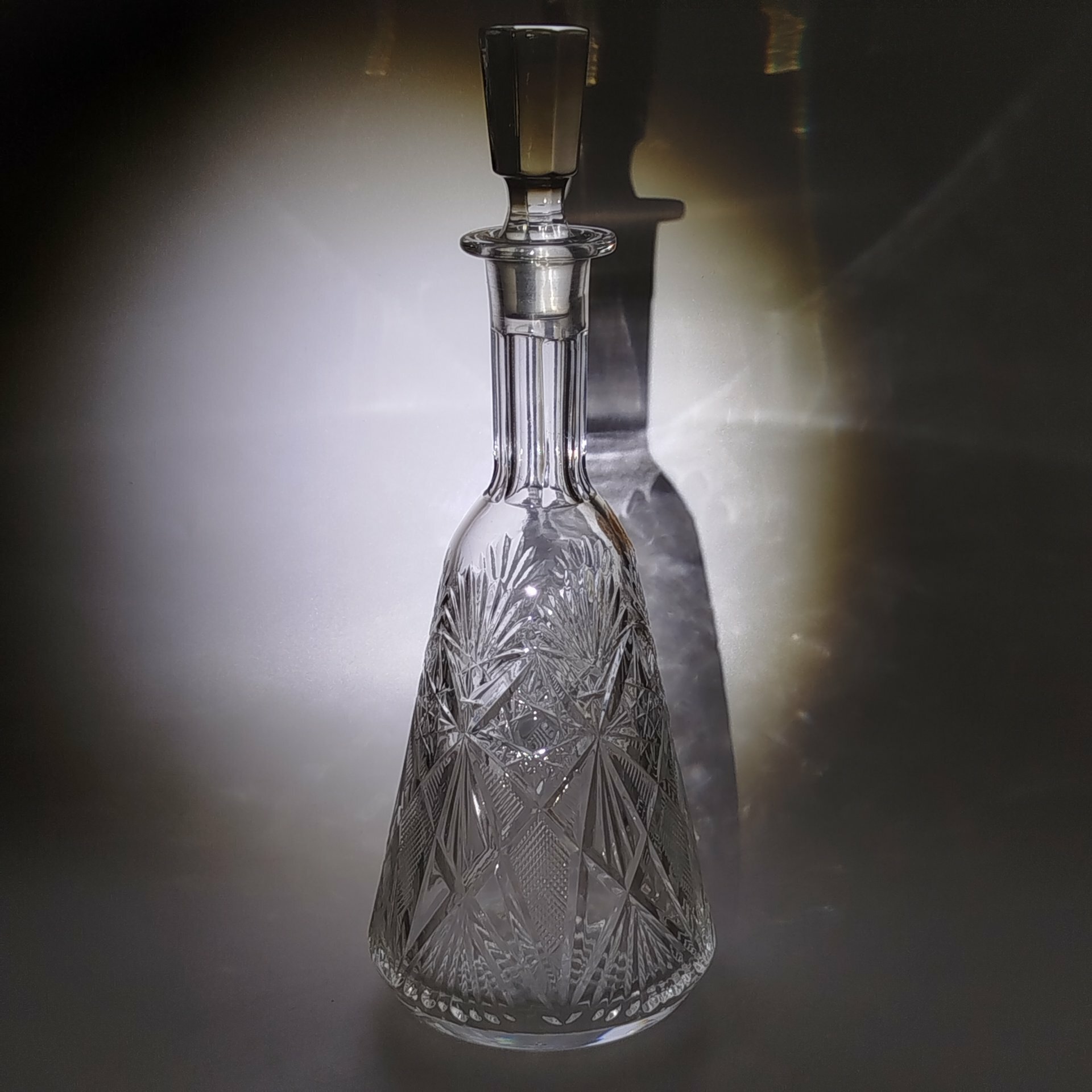 Штоф с резным геометрическим декором, хрусталь, Чехословакия, 1970-1990 гг.