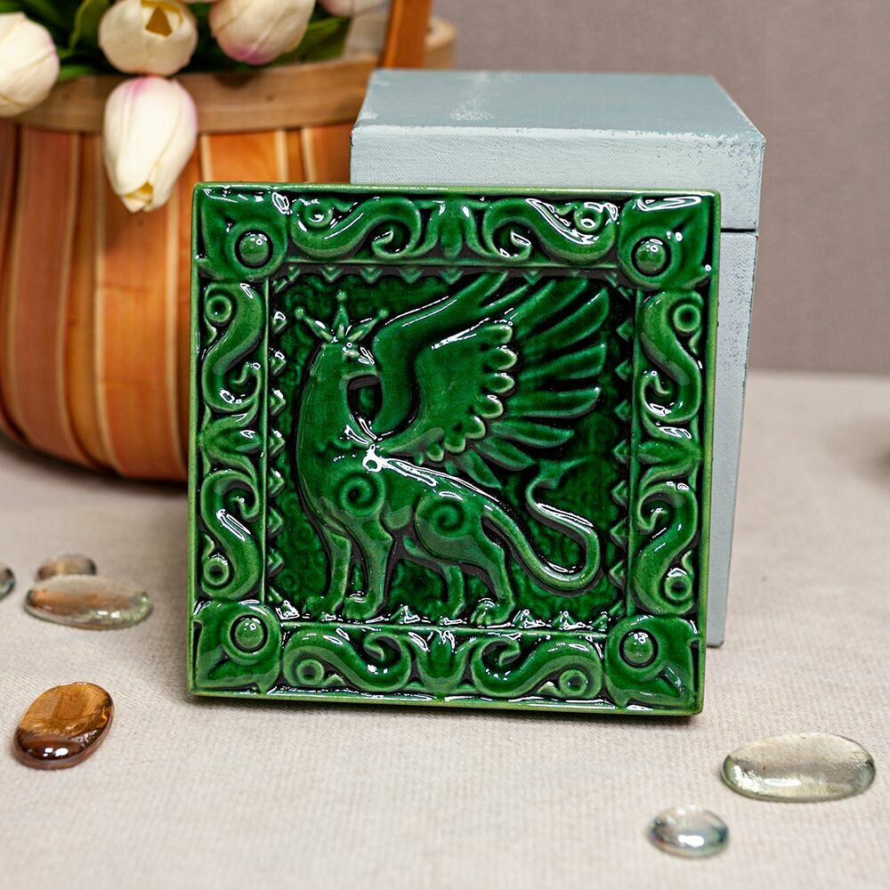 Изразец Грифон одноцветный зеленый