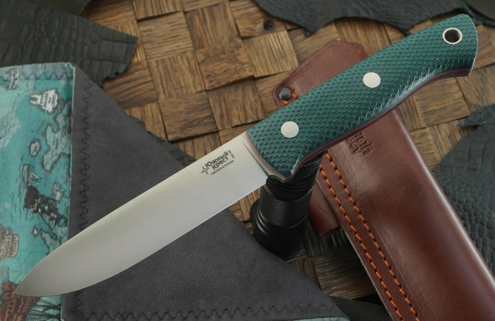 Нож Южный Крест Бушкрафт, сталь VG-10, конвекс, рукоять изумрудная микарта, насечка