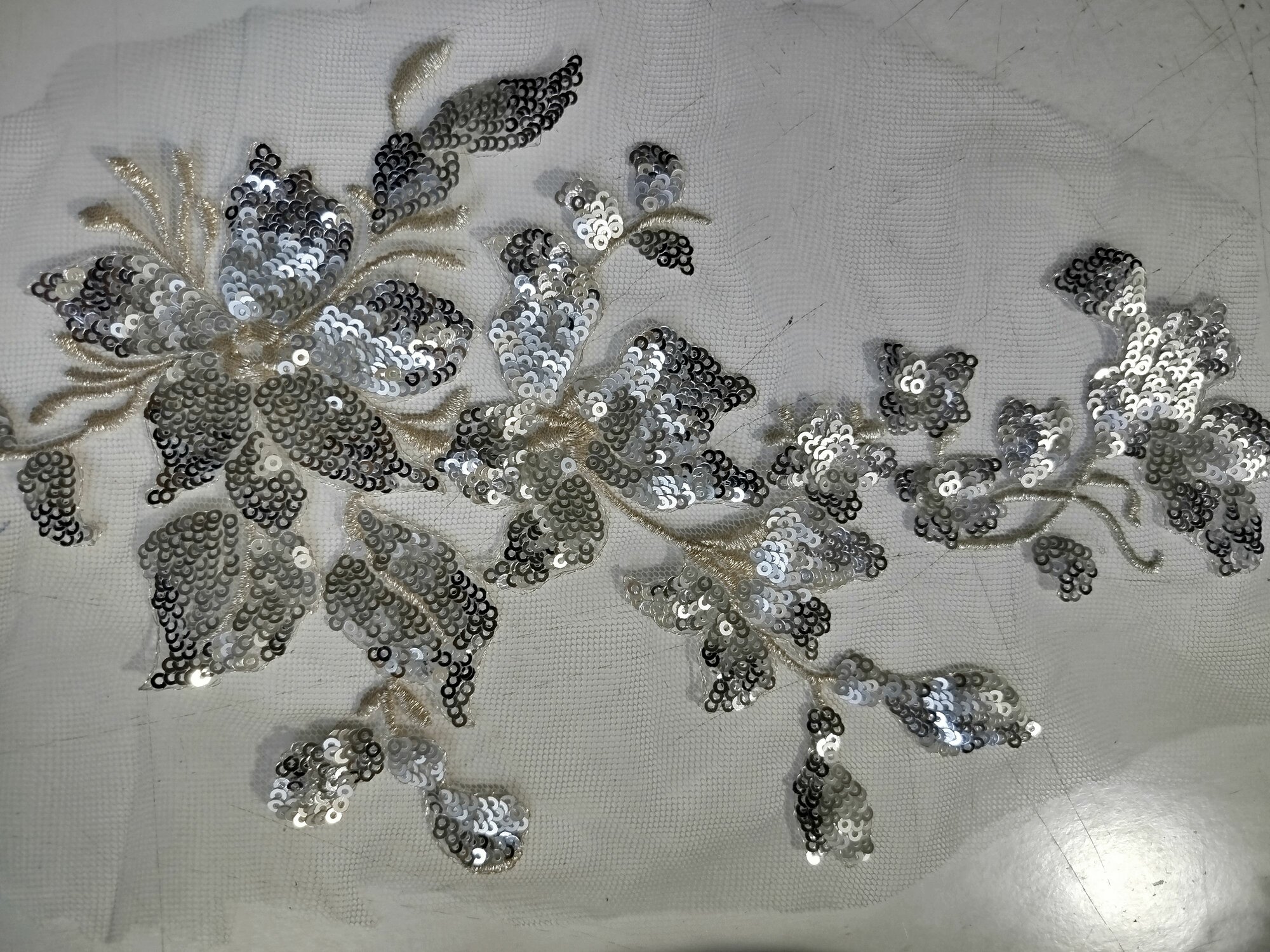 Декор пришивной на сетке из пайеток 29*15 см