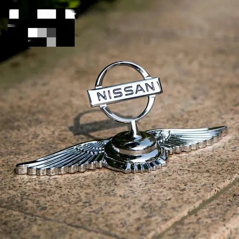 Эмблема на капот Ниссан / Прицел на капот Nissan
