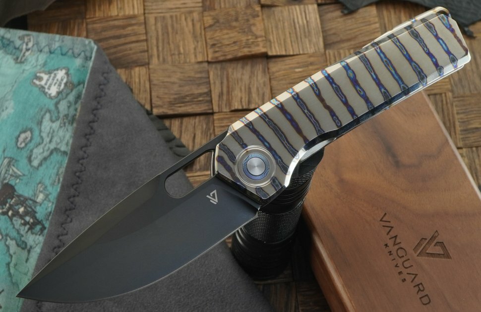 Складной нож Vanguard Knives Breaker, сталь M390, DLC, рукоять титан/flame