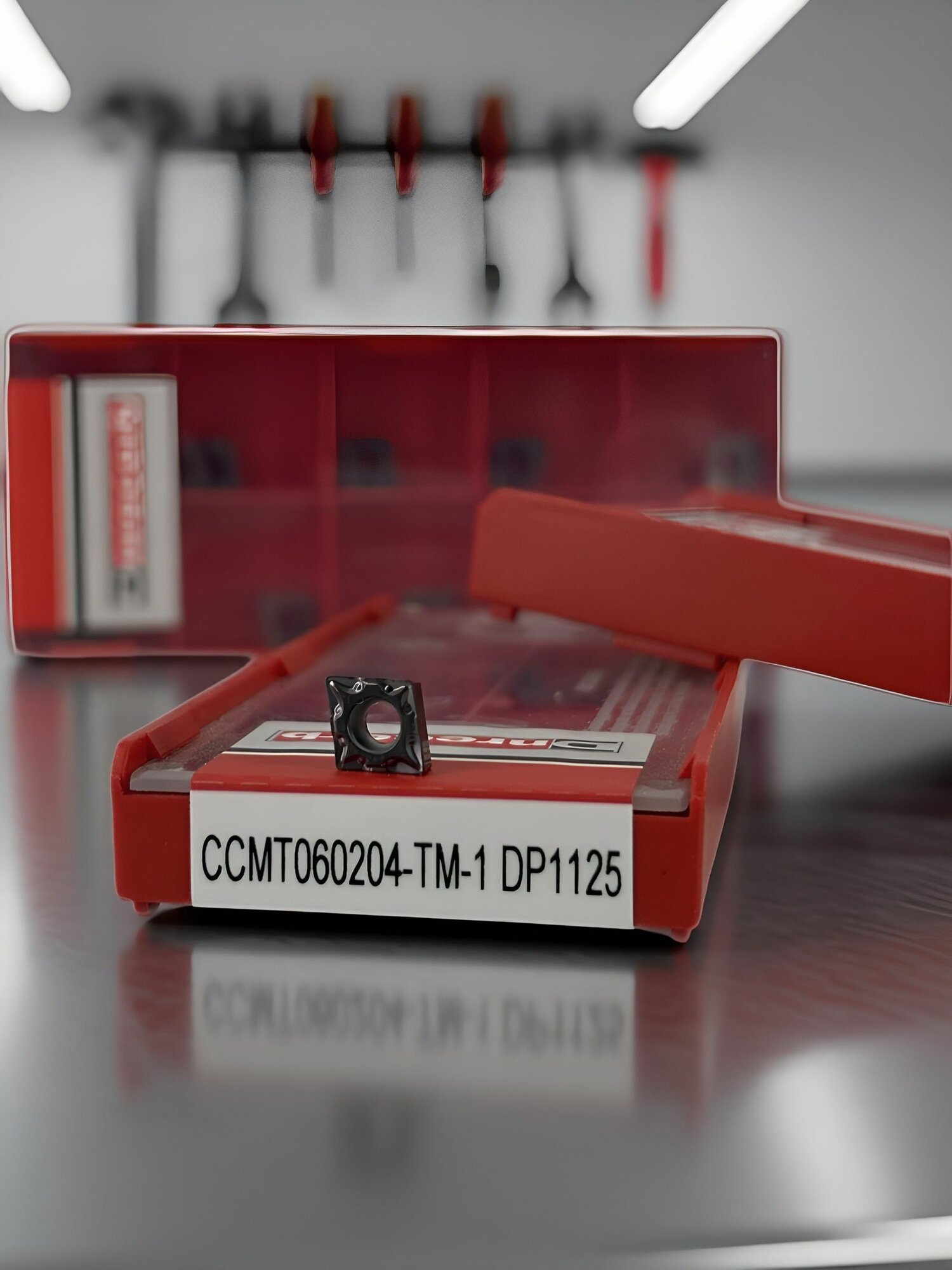 Сменная твердосплавная пластина для токарной обработки Dnrecerb CCMT060204-TM-1 DP1125