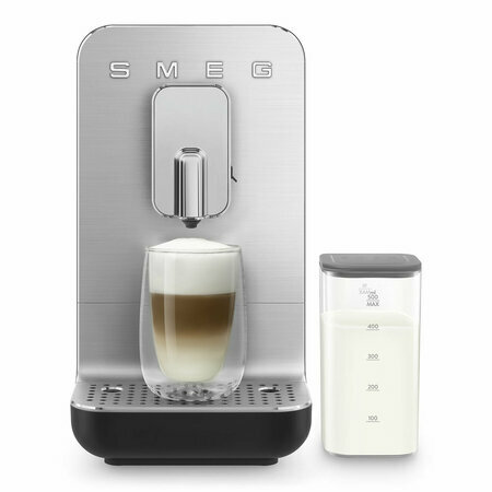 Автоматическая кофемашина Smeg BCC13BLMEU