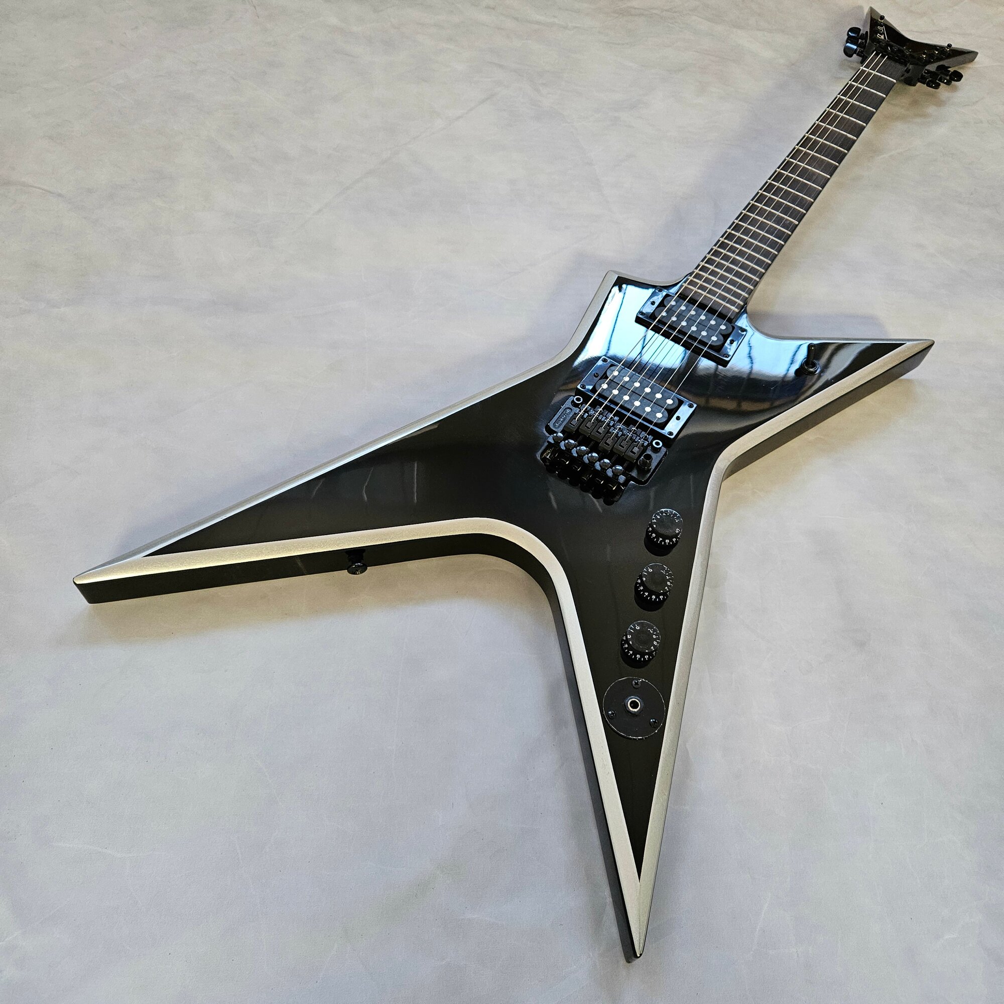 Электрогитара, Dimebag, V, глянцевая, чёрная, серебряная окантовка