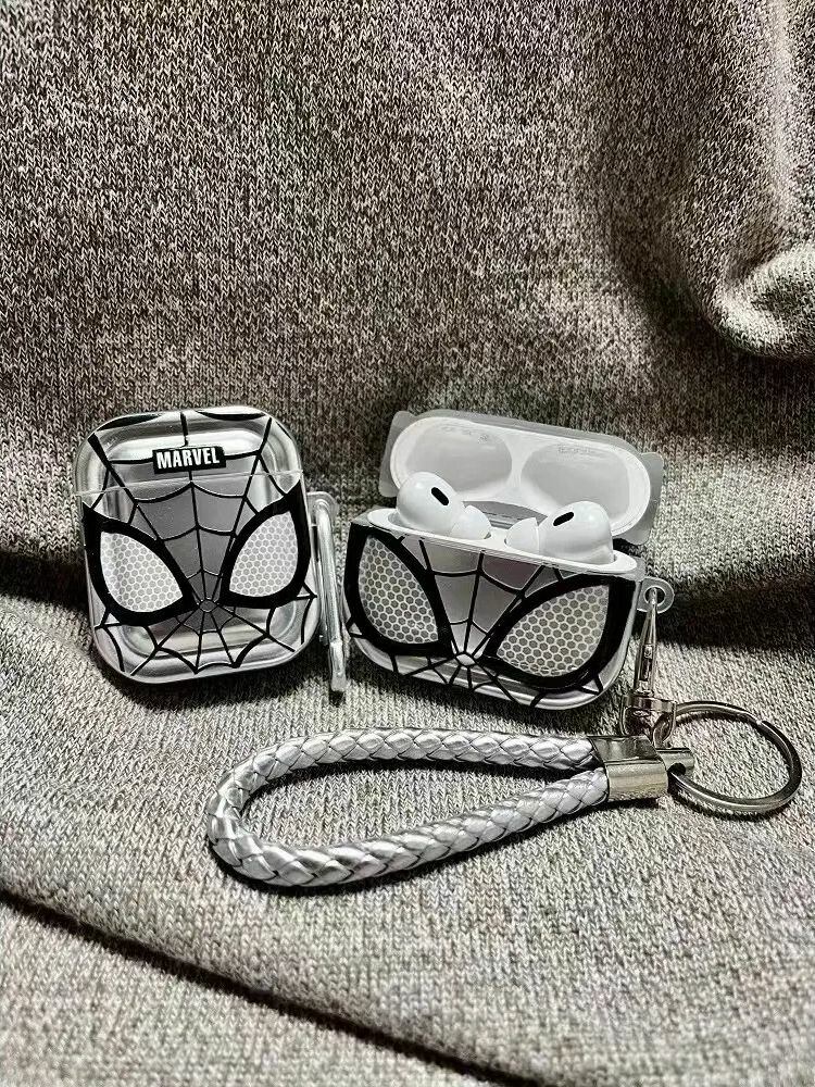 Серебряный защитный чехол для AirPods Pro2 с Человеком-пауком, в комплекте брелок, в подарок 2 очищающих геля и 2 антипыльные накладки