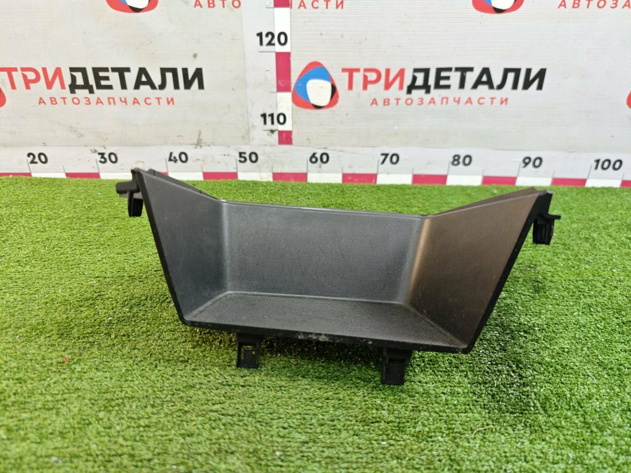Накладка центральной консоли Renault Duster 1.4 H5H 2021 (б/у)
