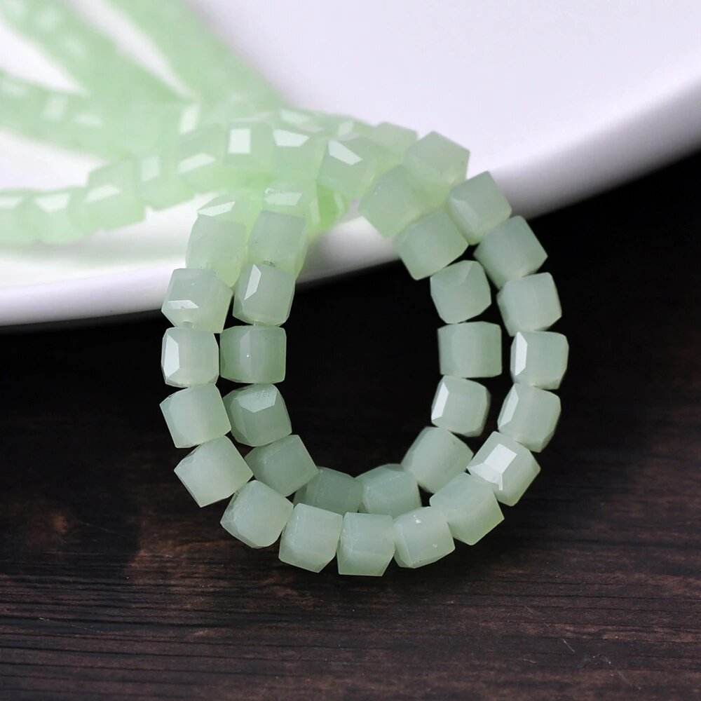Чешские стеклянные кубические бусины Weargolsil