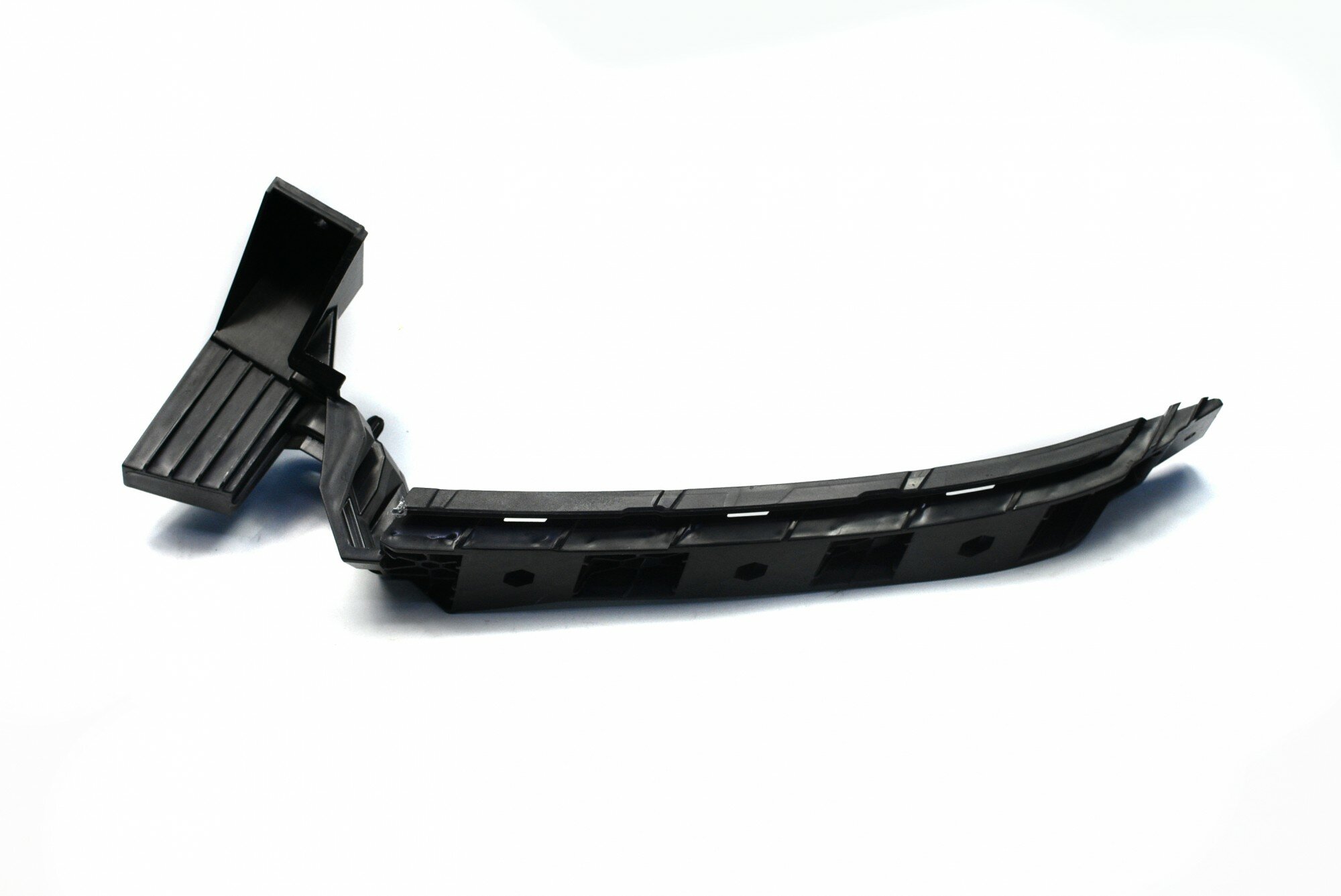 Кронштейн бампера переднего левый (под фарой) Chery Tiggo 7Pro