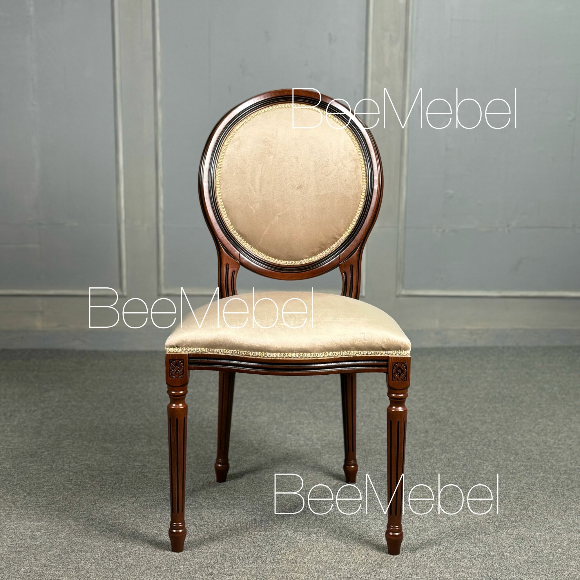 Стул"Медальон" из массива бука