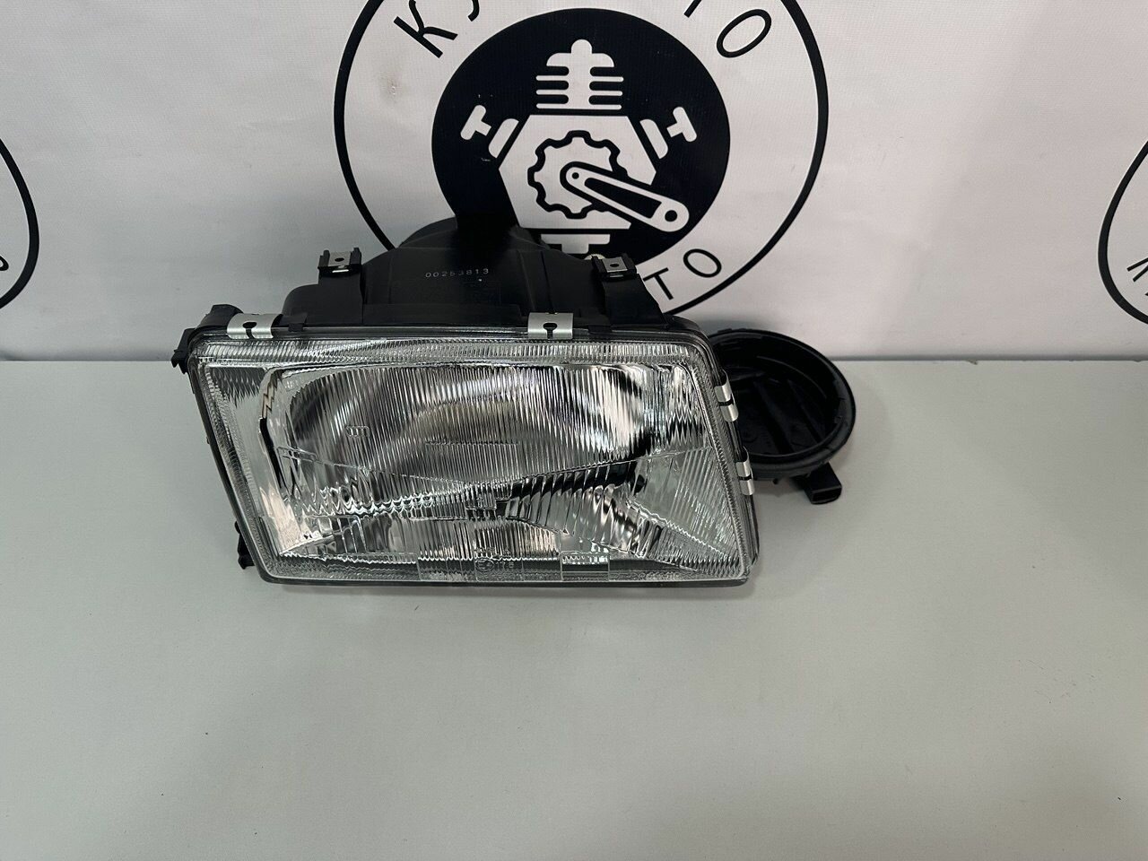 Фара правая Ауди 100 83-90 H4 Depo