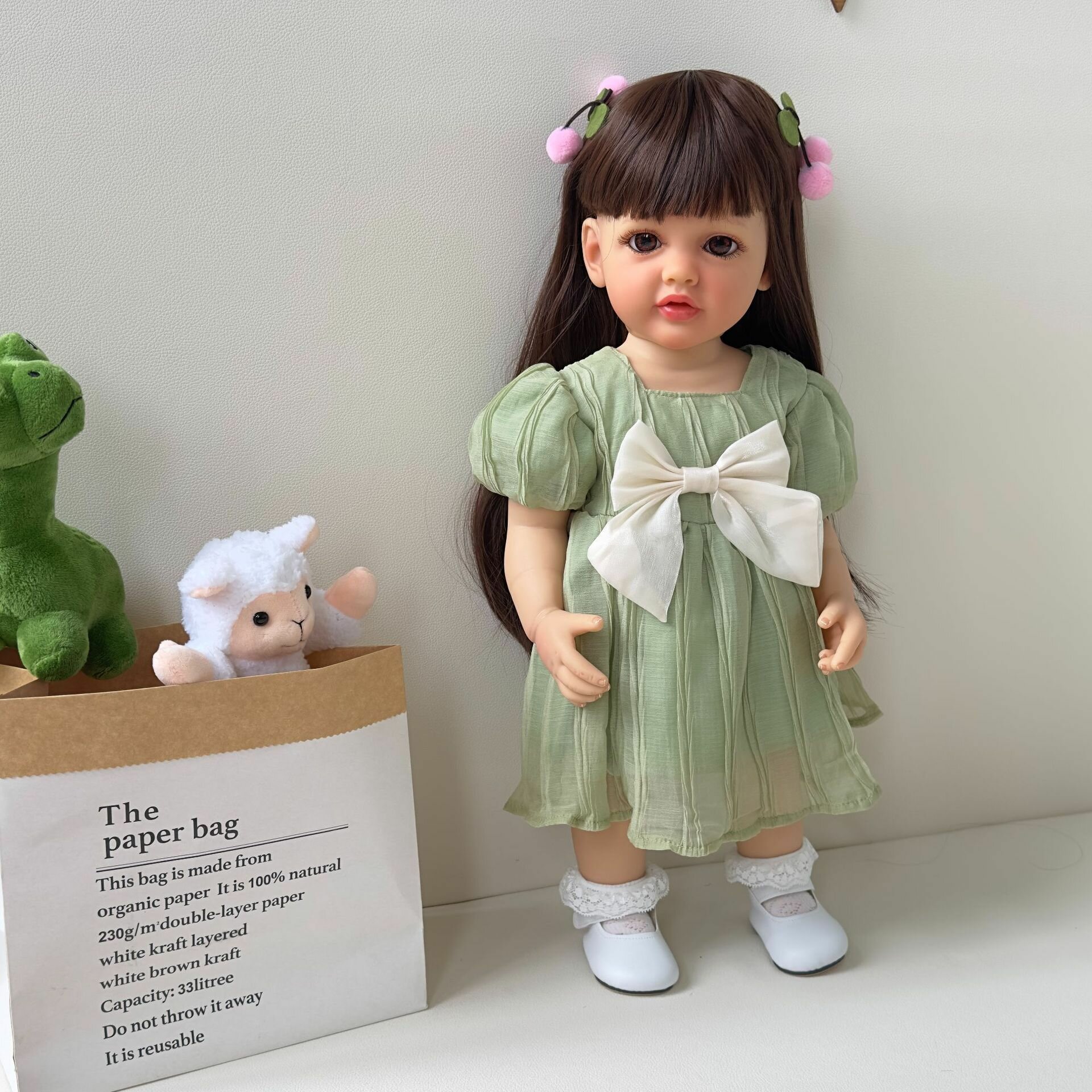 Npk Зеленая реалистичная кукла Бетти из полного силикона, 55 см, с посборными конечностями и очаровательной одеждой для новорожденных
