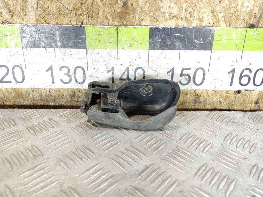Ручка двери внутренняя передняя левая FORD Focus 1998-2005 1M51F22601